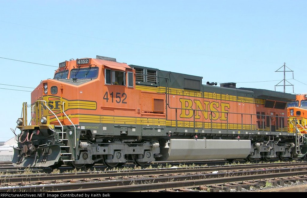 BNSF 4152